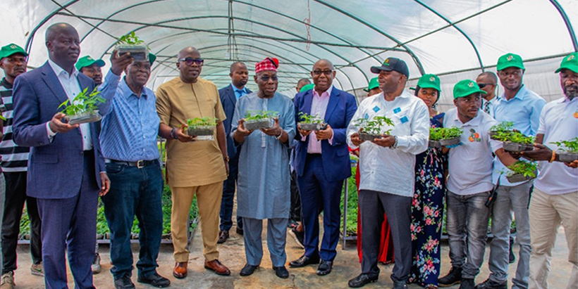 Group-photograph-with-president-Olusegun Group-photograph-with-president-Olusegun
