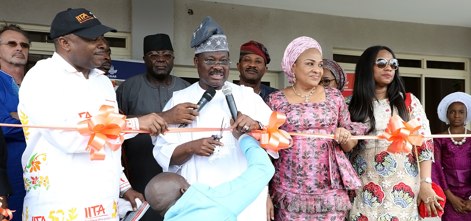 Oyo Governor commissions IITA Projects