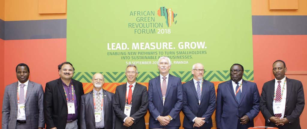 The-experts-and-representatives-of-participating-organizations-pose-for ...